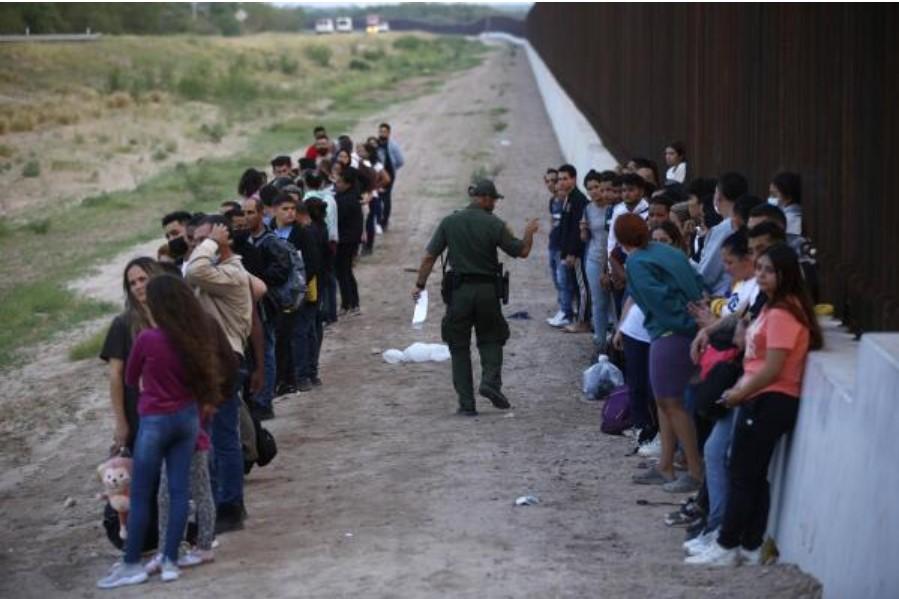 Border crossings hit record in Arizona | The Advance News Journal